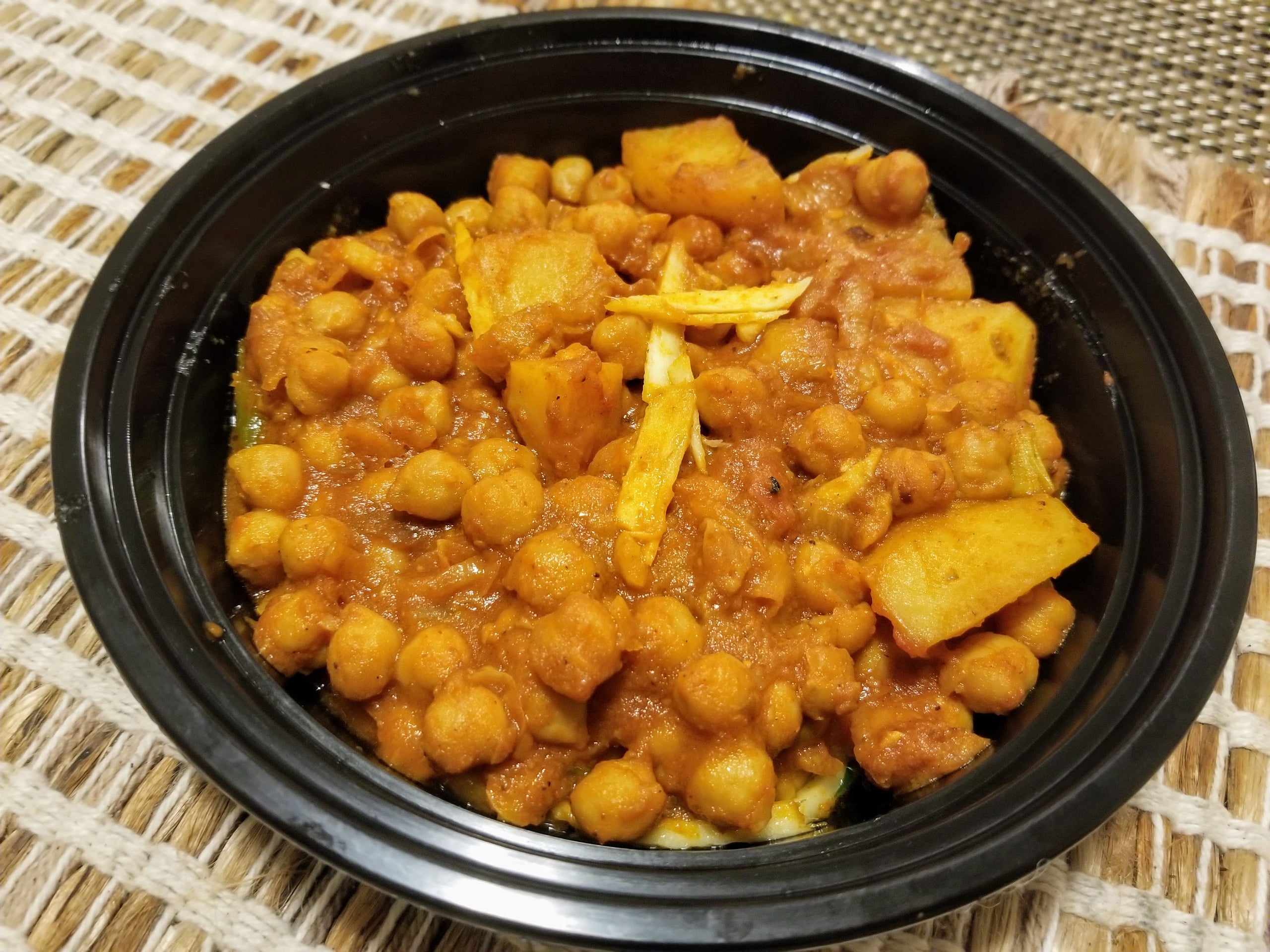 Cholay Aloo (Chick Peas and Potatoes) with Naan | Baba's Bites